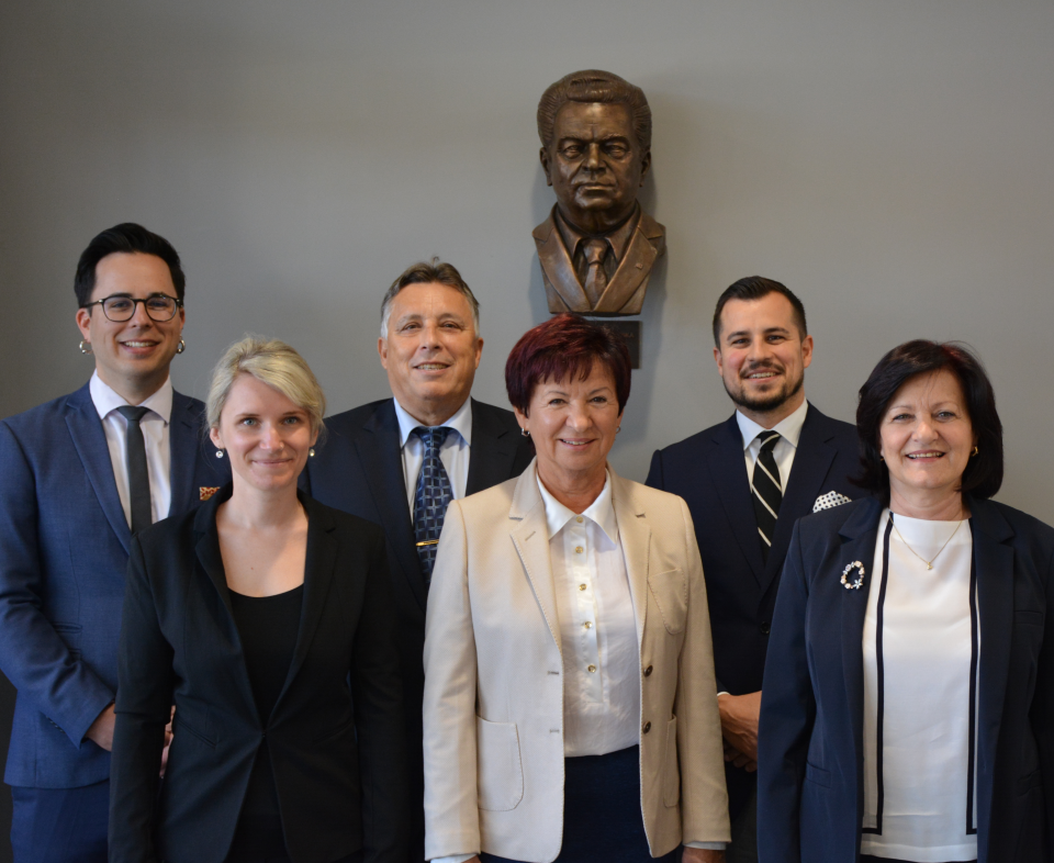 About - beznoska.com